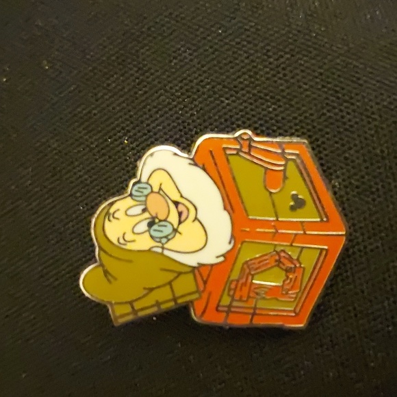 Disney | Jewelry | Disney Seven Dwarfs Pin | Poshmark